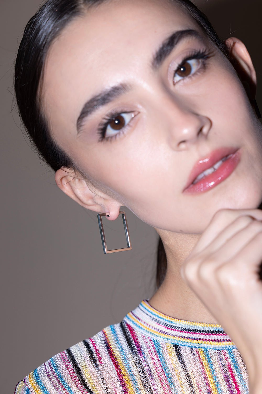 Medium Square Foundation Hoop Earrings - White Gold